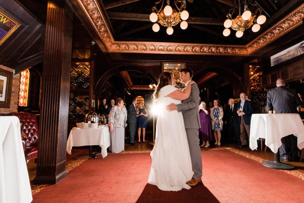 Mindy + Eric - Jeff Ruby's Precinct - Cincinnati Wedding Photographers