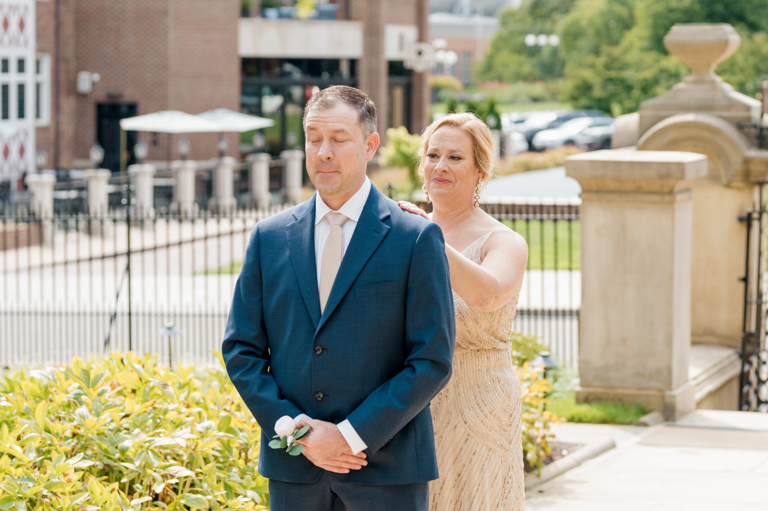 Emily + Geoff - The Mercantile Library - Cincinnati Wedding Photographers