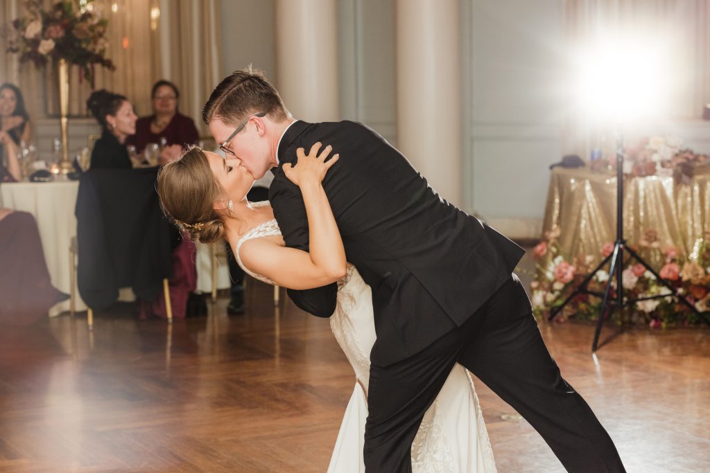 Allison + David - Cincinnati Club - Cincinnati Wedding Photographers